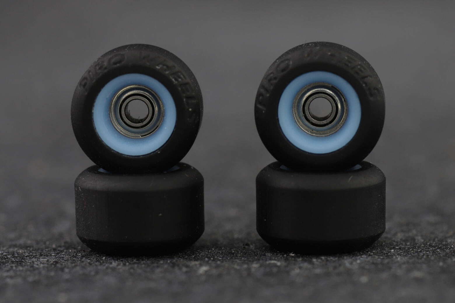 Piro Black/Blue Dual Durometer Wheels | Skull Fingerboards