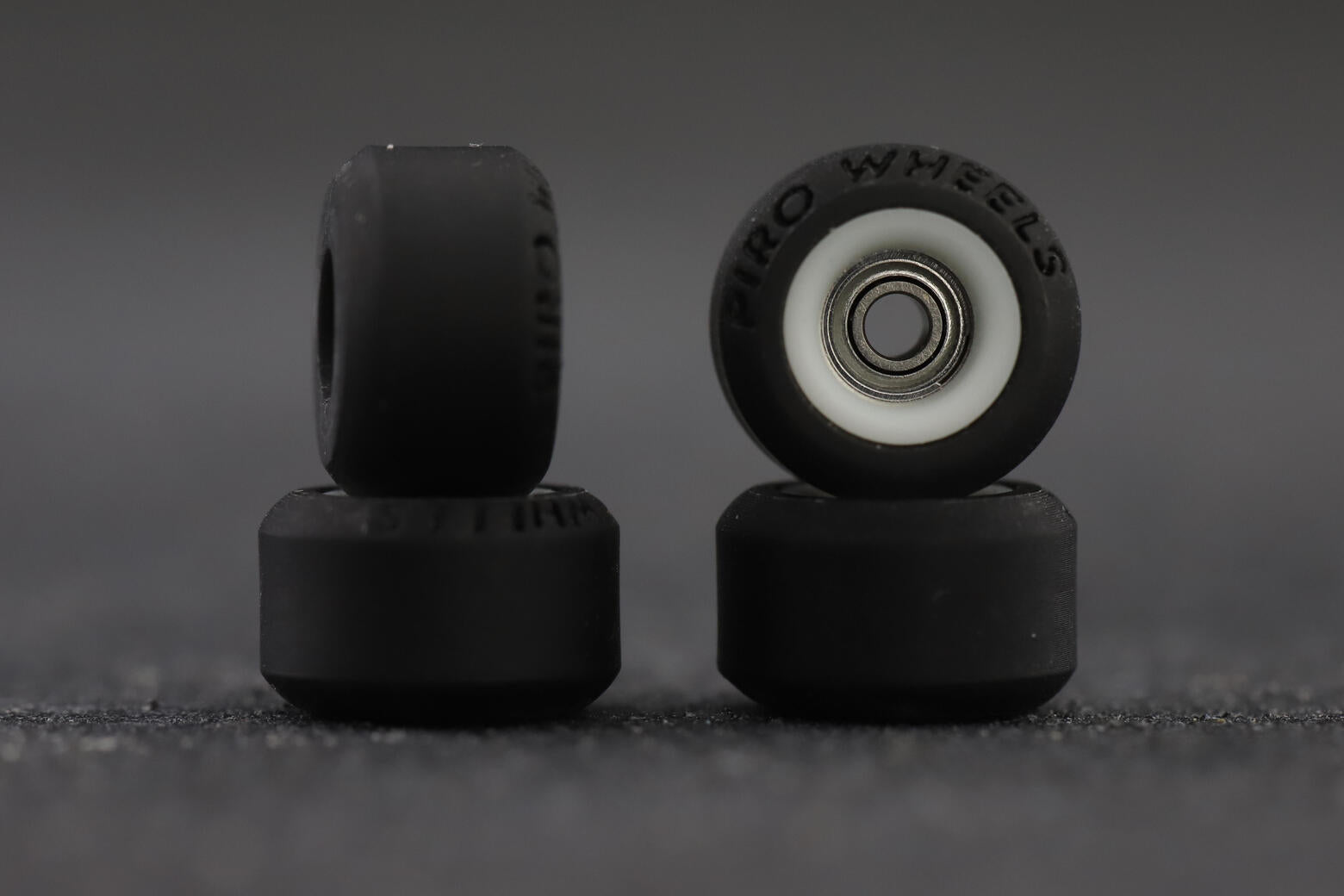 Piro Black/White Dual Durometer Wheels | Skull Fingerboards