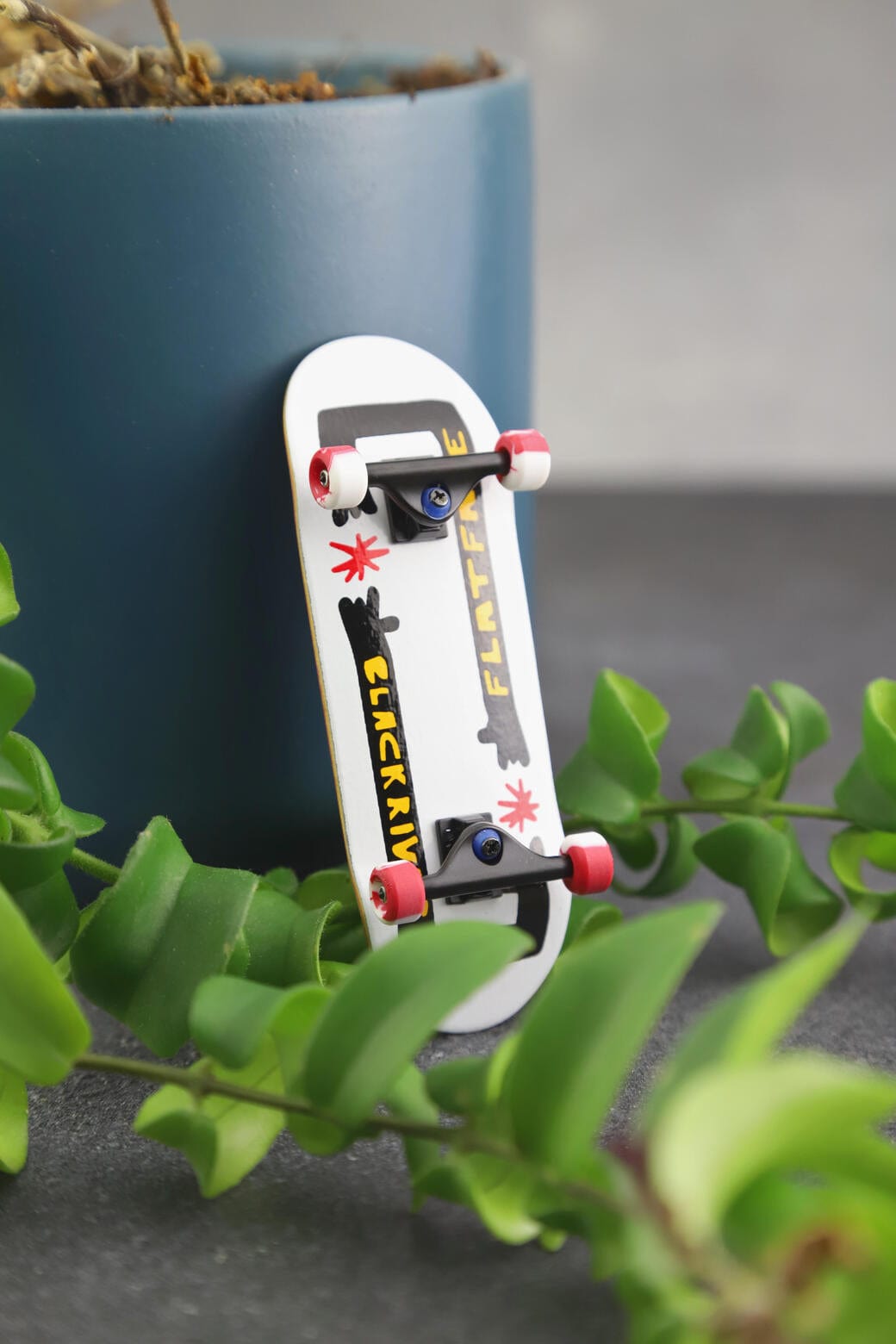 Blackriver - FlatFace Cowart Arms Graphic Deck (33.3mm) | Skull ...