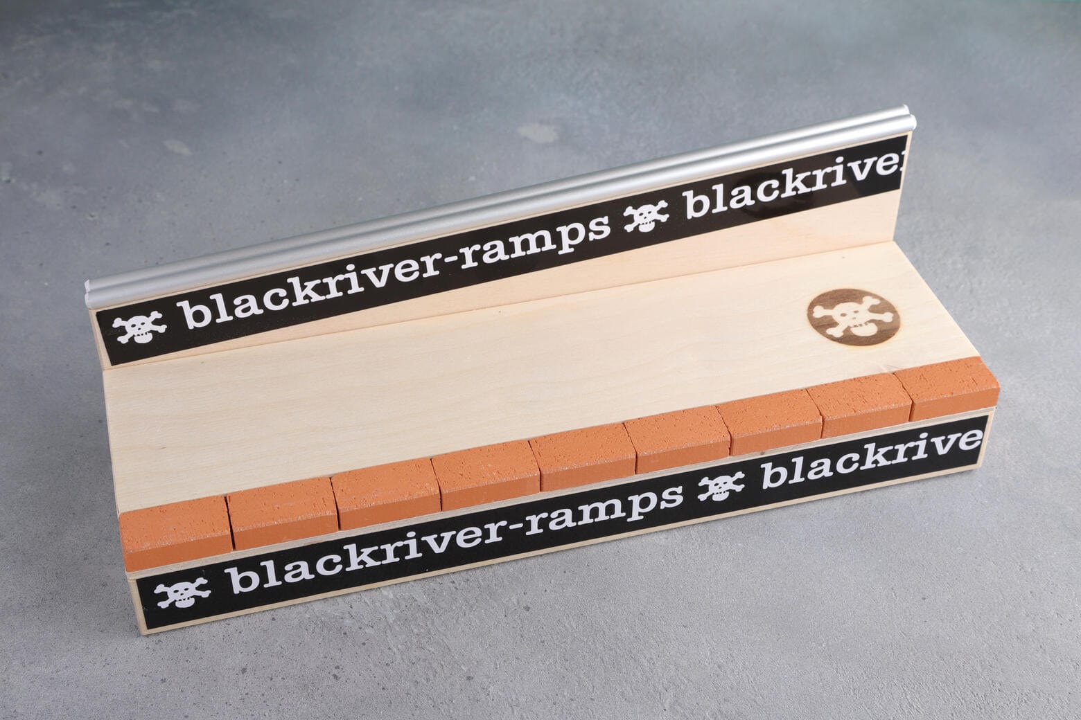 Blackriver Ramps Brick ‘n‘ Rail | Skull Fingerboards