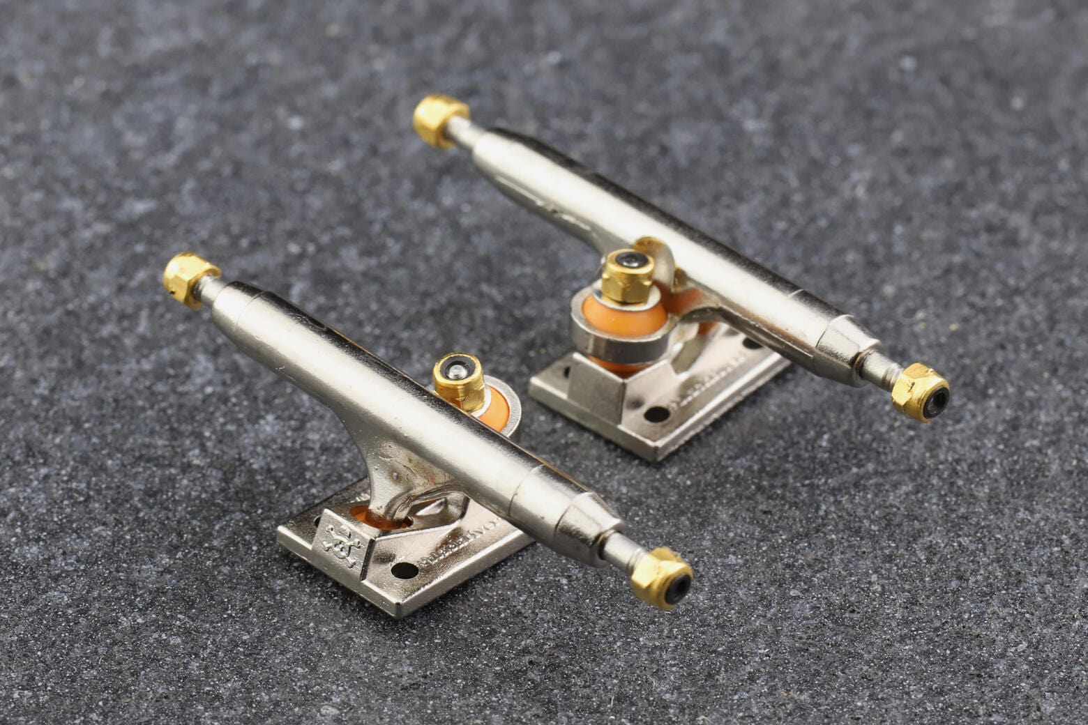 Blackriver - Pro Fingerboard Trucks X-Wide 3.0 silver/silver (34mm)