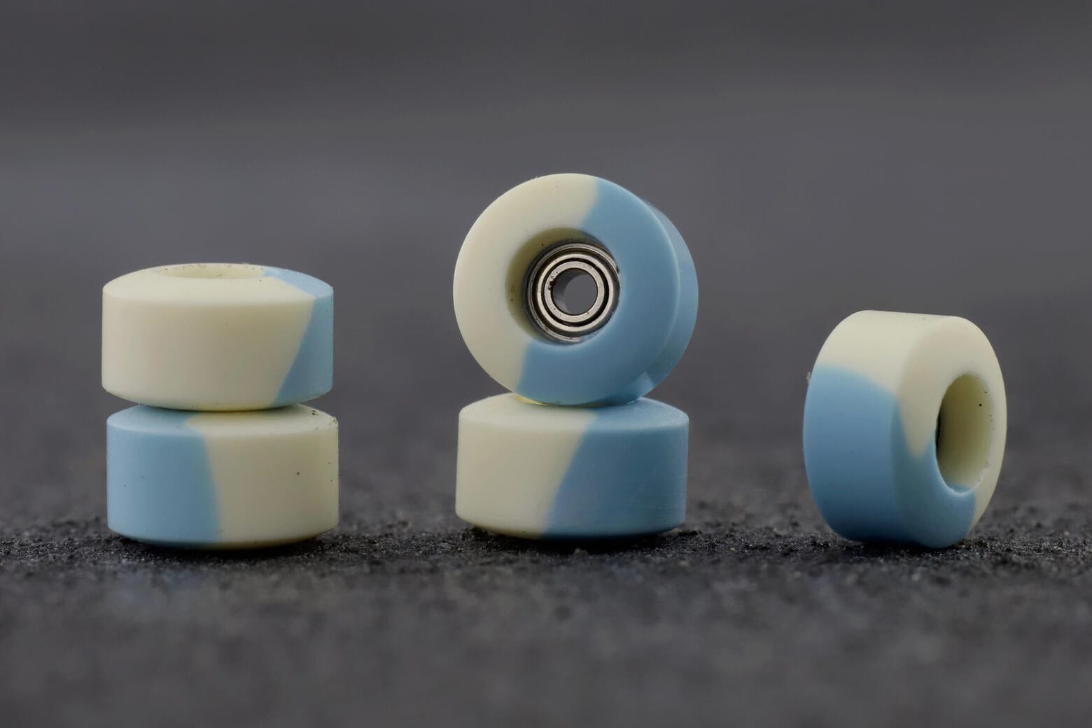 Dirty FB illPills - Blue/White Swirl Urethane Fingerboard Wheels (70D