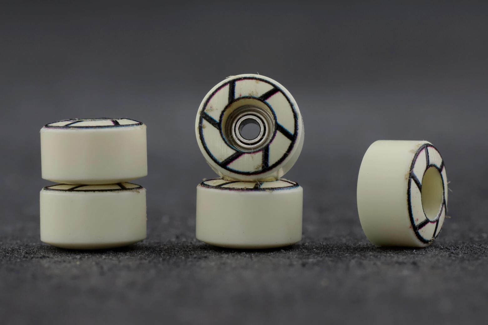 illPill Fingerboard Wheels - Chrome Graphic Street Shape