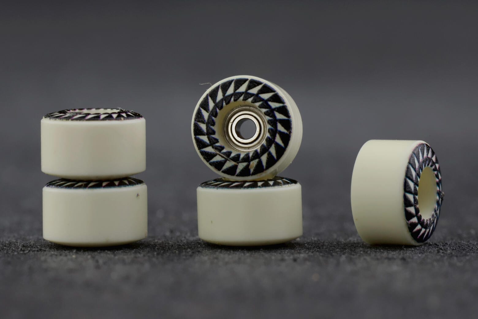 illPill Fingerboard Wheels - illusion Graphic Street Shape