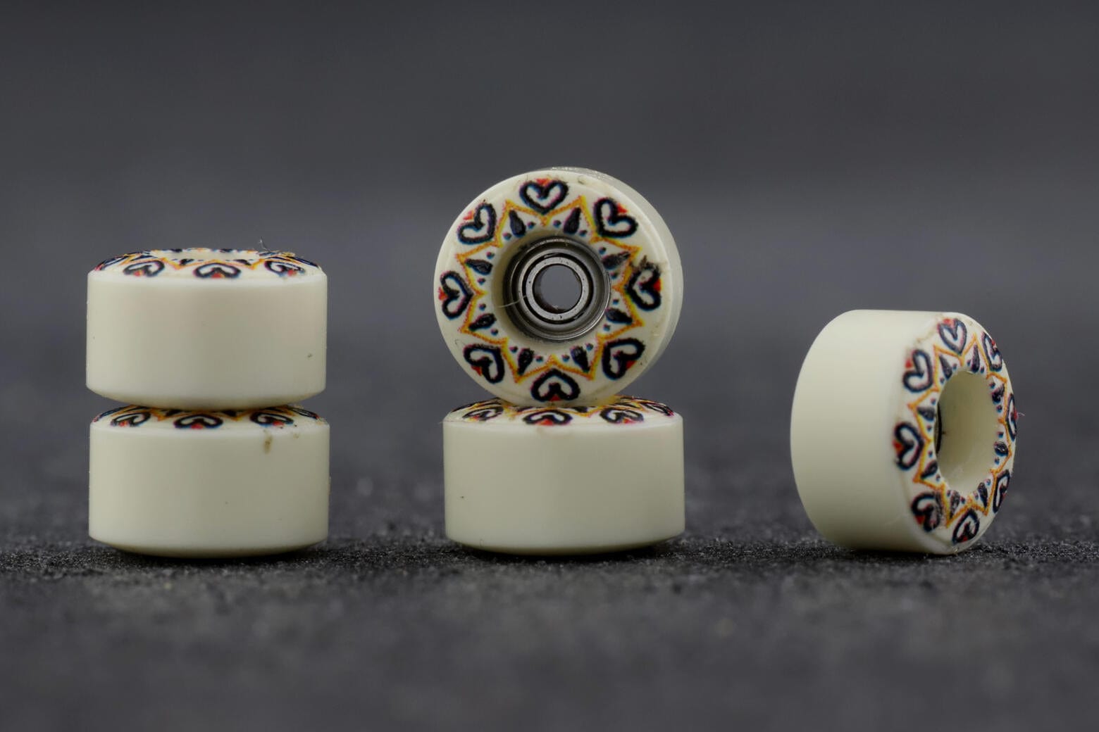 illPill Fingerboard Wheels - Love Graphic Street Shape